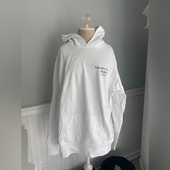 TALENTLESS | Tops | Talentless White Design Studio Hoodie Size Xl ...